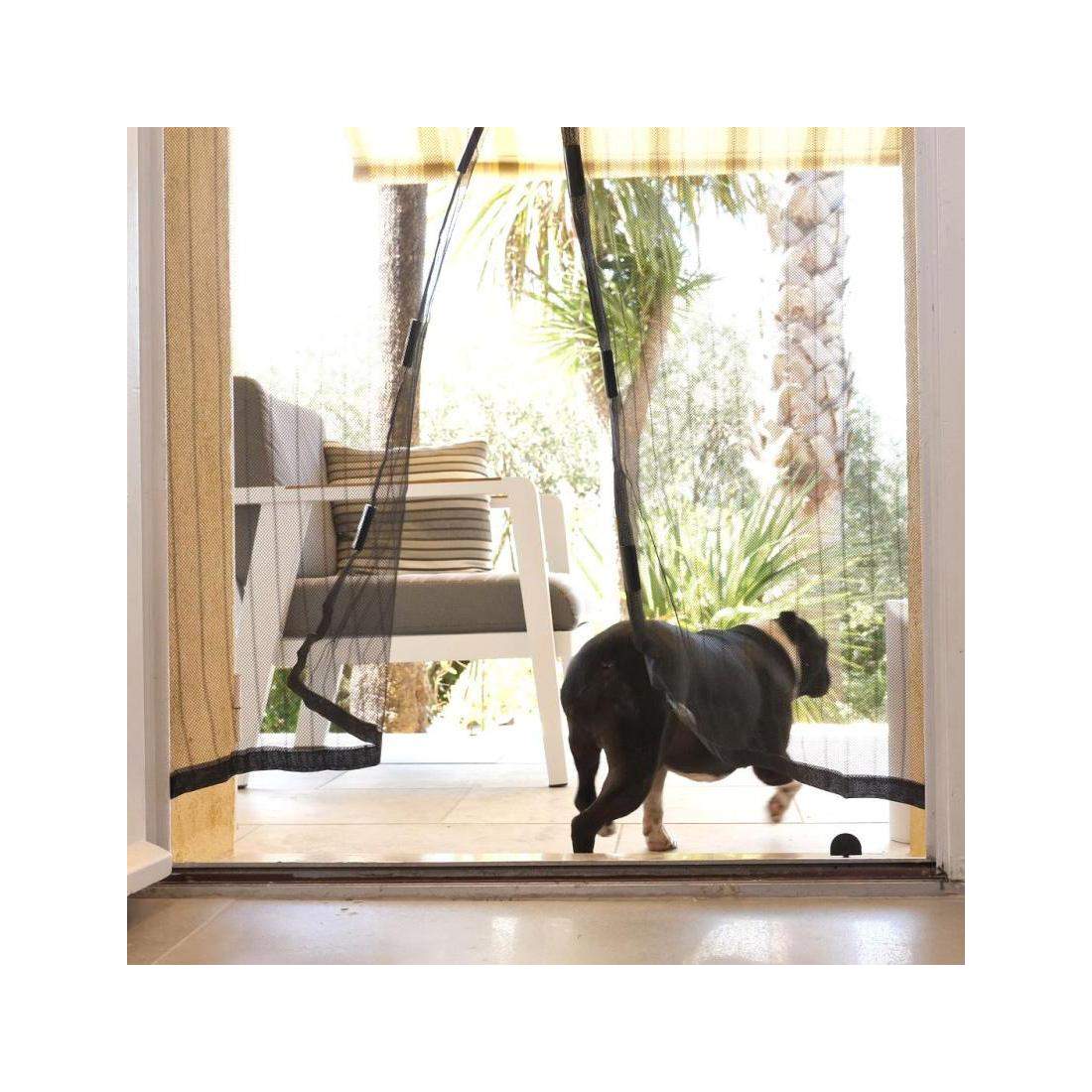 Mosquito net with magnets