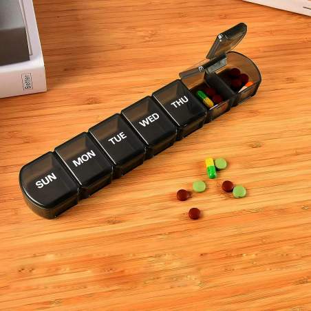 Dosing box for 1 week medication with large compartments