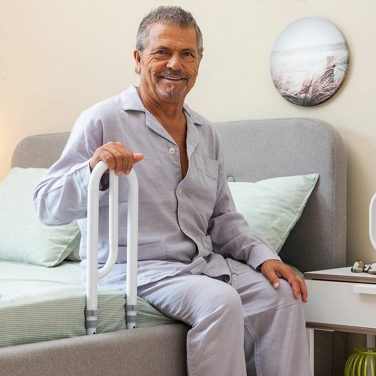 Safety Handle for Beds