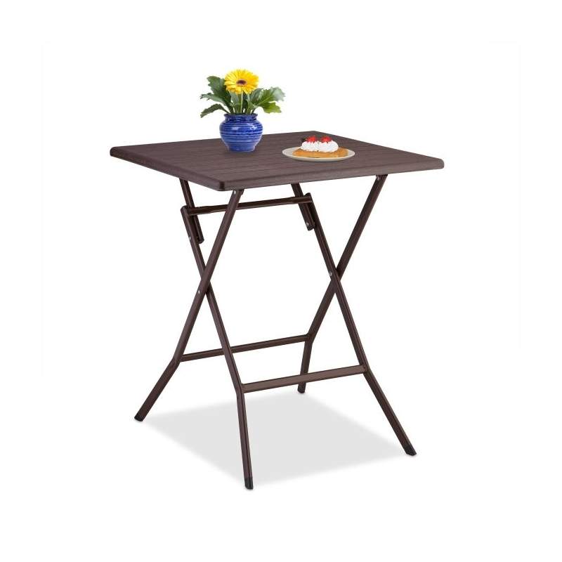 Folding table