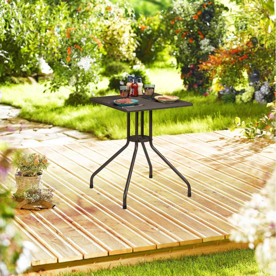 Rectangular garden table