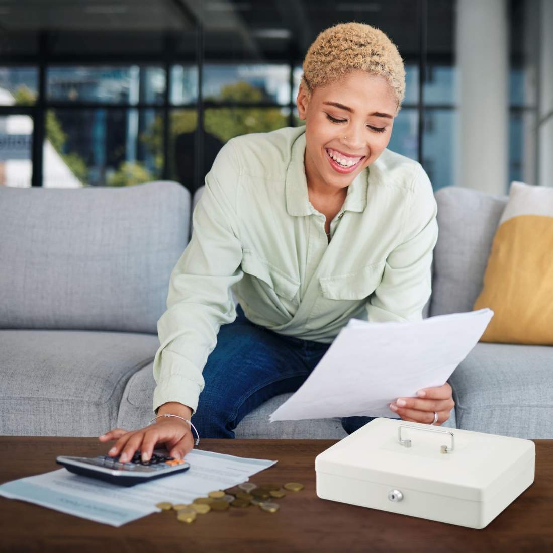 Cash drawer with coin counter