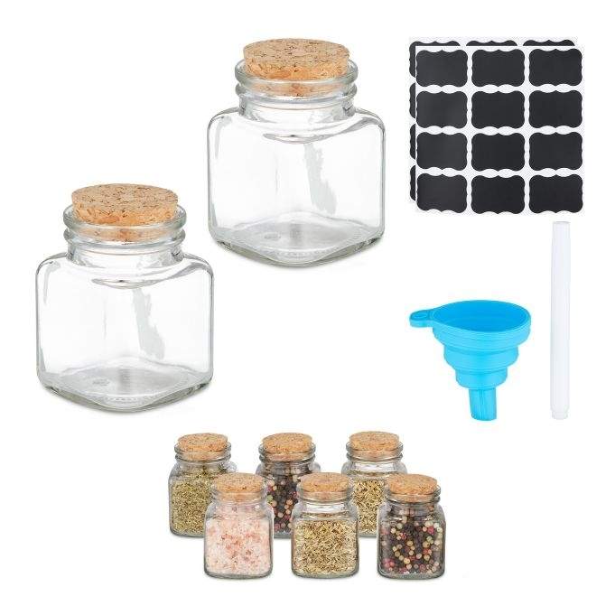 pKrydderiglas i glas strømliner din køkkenorganisation, mens de holder ...
