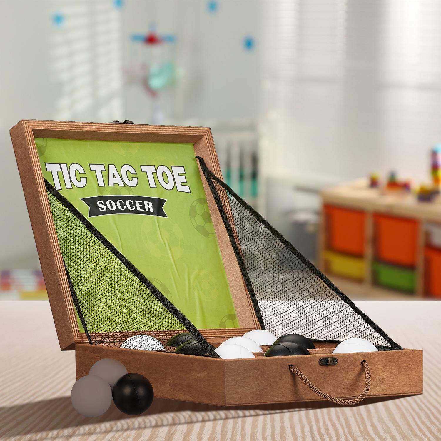Tic Tac Toe throwing game