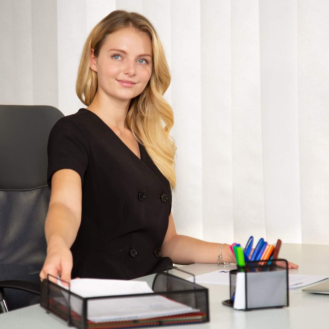Stackable document tray