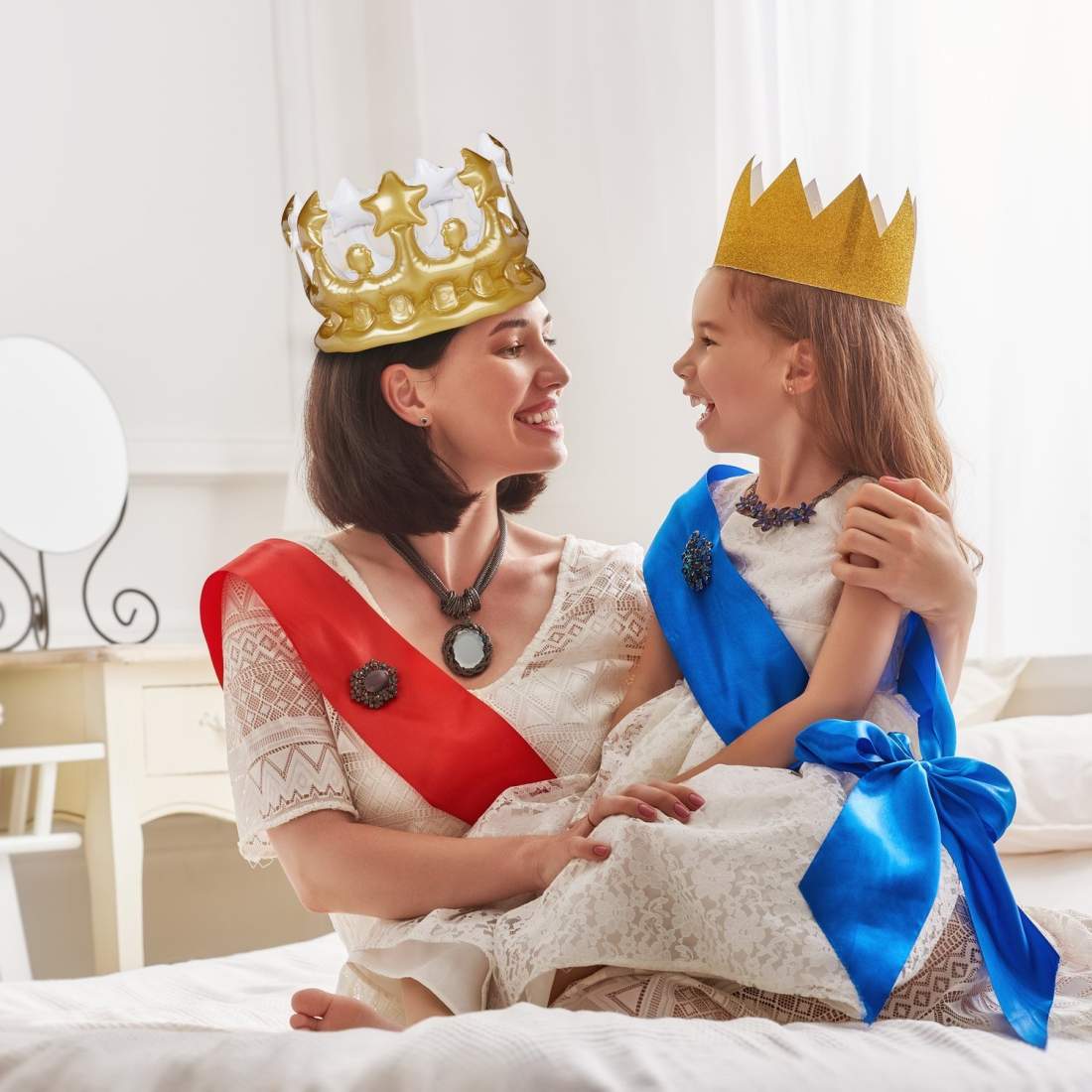 Inflatable crown