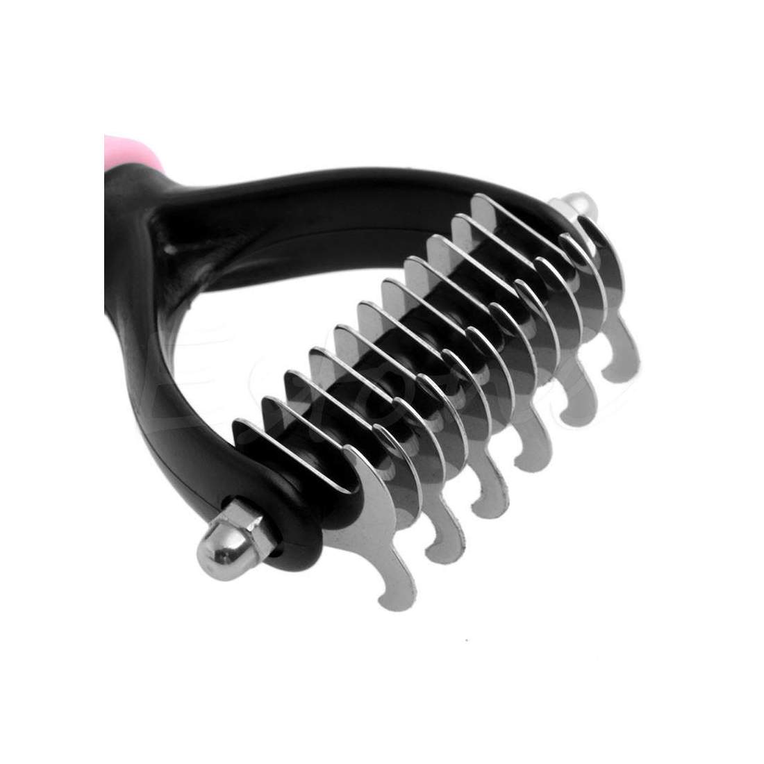 Wide fur comb with grip-friendly handle