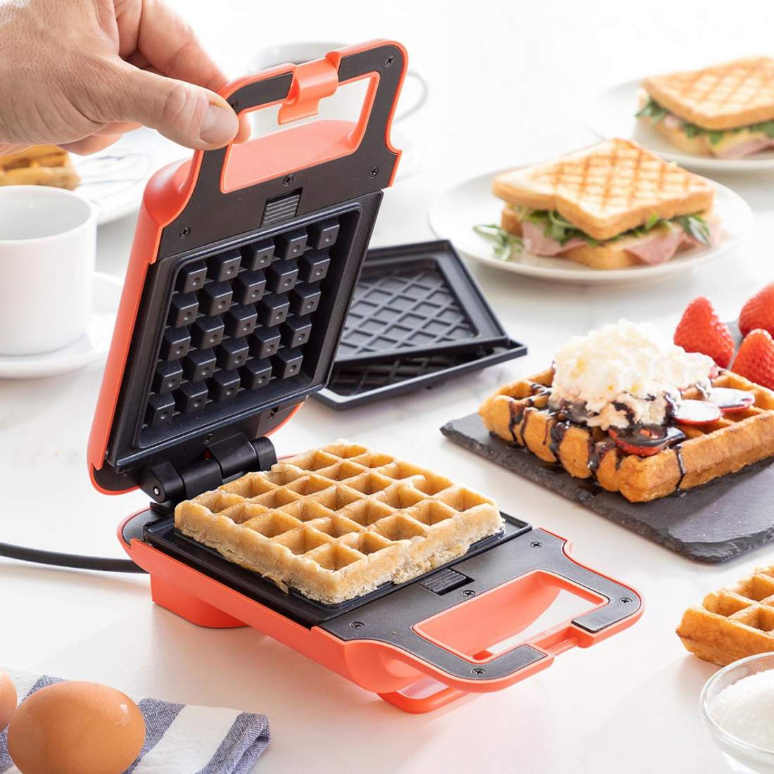 Sandwich and Waffle Iron - Interchangeable Plates