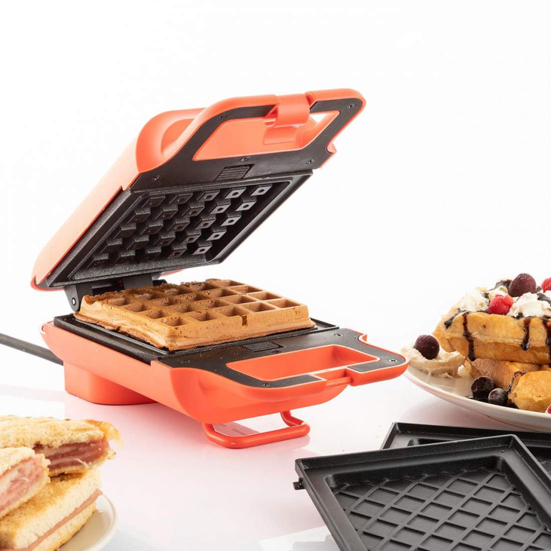 Sandwich and Waffle Iron - Interchangeable Plates